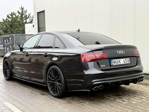 Black Audi S6 2013 in Kaunas, with an engine capacity of 3.99 L and mileage of 160 thousand km for 25000 €, photo 8 on AUTOMOTO.COM.LV