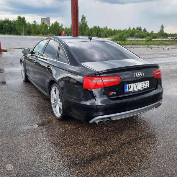 Black Audi S6 2013 in Vilnius, with an engine capacity of 3.99 L and mileage of 188 thousand km for 15999 €, photo 7 on AUTOMOTO.COM.LV