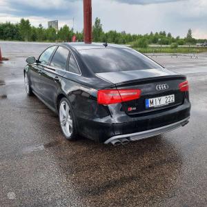 Melns Audi S6 2013 Viļņa, ar dzinēja tilpumu 3.99 L un nobraukumu 188 tūkst. km par 15999 €, foto 7 vietnē AUTOMOTO.COM.LV