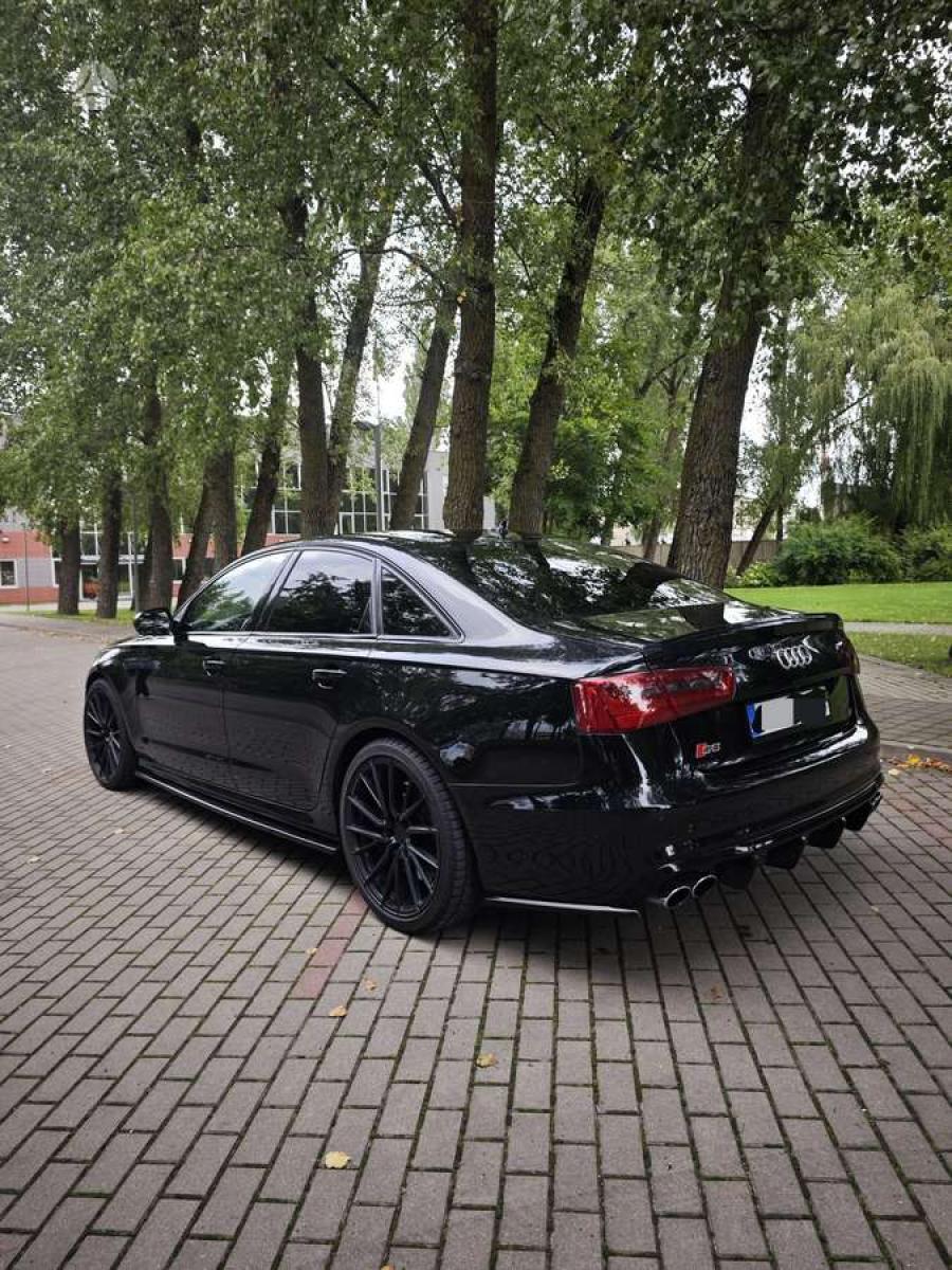 Black Audi S6 2013 in Klaipeda, with an engine capacity of 3.99 L and mileage of 167 thousand km for 23500 €, photo 4 on AUTOMOTO.COM.LV