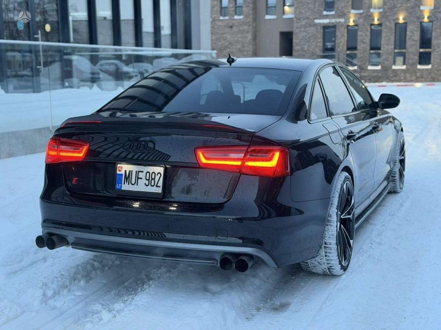 Melns Audi S6 2014 Viļņa, ar dzinēja tilpumu 3.99 L un nobraukumu 188 tūkst. km par 17500 €, foto 3 vietnē AUTOMOTO.COM.LV