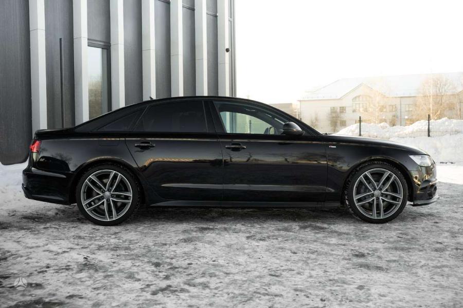 Black Audi S6 2016 in Vilnius, with an engine capacity of 3.99 L and mileage of 104 thousand km for 27500 €, photo 6 on AUTOMOTO.COM.LV