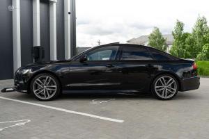 Black Audi S6 2016 in Vilnius, with an engine capacity of 3.99 L and mileage of 104 thousand km for 26490 €, photo 3 on AUTOMOTO.COM.LV