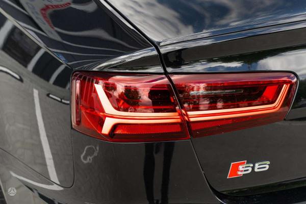 Melns Audi S6 2016 Viļņa, ar dzinēja tilpumu 3.99 L un nobraukumu 104 tūkst. km par 26490 €, foto 10 vietnē AUTOMOTO.COM.LV