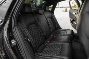 Black Audi S6 2016 in Vilnius, with an engine capacity of 3.99 L and mileage of 104 thousand km for 26490 €, photo 19 on AUTOMOTO.COM.LV