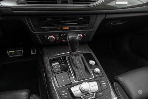 Black Audi S6 2016 in Vilnius, with an engine capacity of 3.99 L and mileage of 104 thousand km for 26490 €, photo 34 on AUTOMOTO.COM.LV
