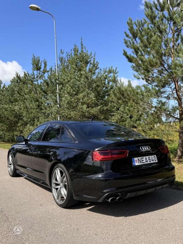 Black Audi S6 2016 in Klaipeda, with an engine capacity of 3.99 L and mileage of 114 thousand km for 25000 €, photo 10 on AUTOMOTO.COM.LV