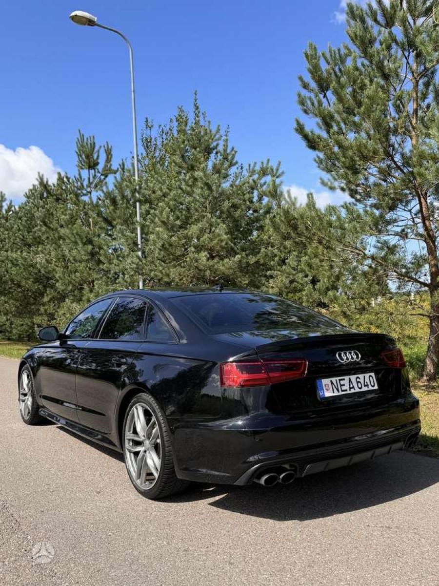 Black Audi S6 2016 in Klaipeda, with an engine capacity of 3.99 L and mileage of 114 thousand km for 25000 €, photo 10 on AUTOMOTO.COM.LV
