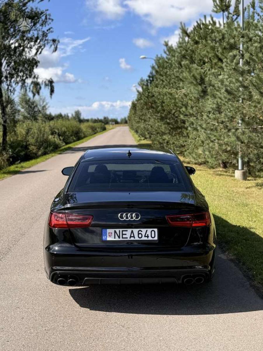 Black Audi S6 2016 in Klaipeda, with an engine capacity of 3.99 L and mileage of 114 thousand km for 25000 €, photo 12 on AUTOMOTO.COM.LV