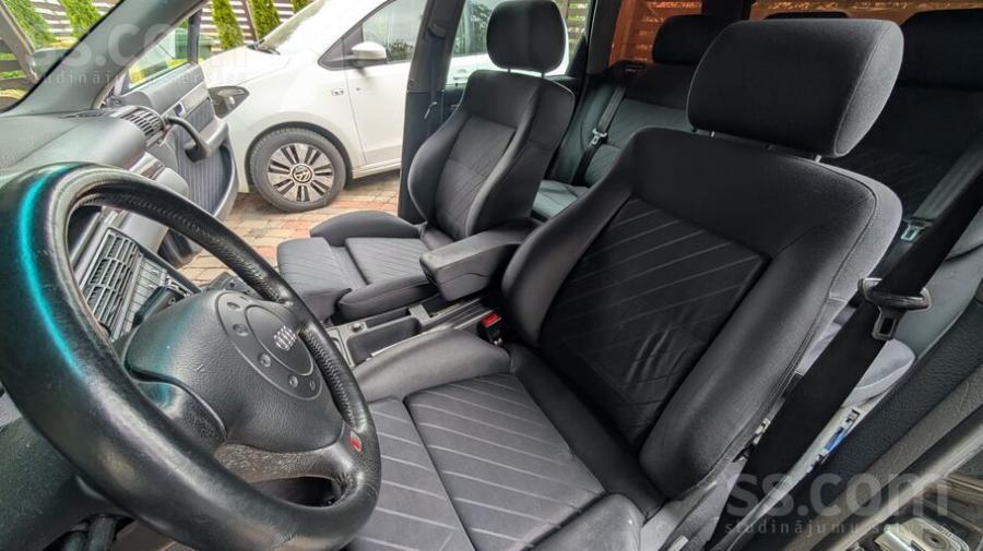 Melns Audi S6 1997 Rīga, ar dzinēja tilpumu 2.20 L un nobraukumu 256 tūkst. km par 7500 €, foto 13 vietnē AUTOMOTO.COM.LV