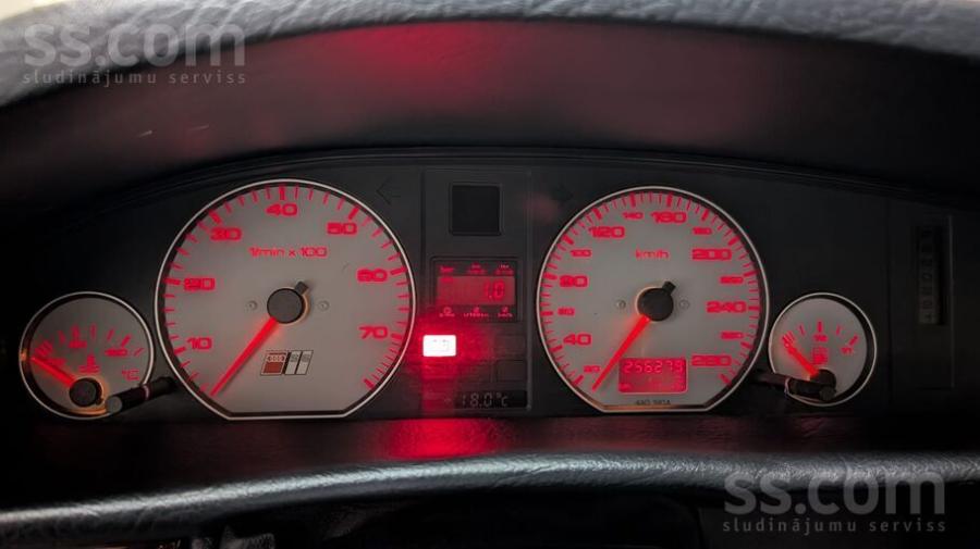 Melns Audi S6 1997 Rīga, ar dzinēja tilpumu 2.20 L un nobraukumu 256 tūkst. km par 7500 €, foto 16 vietnē AUTOMOTO.COM.LV
