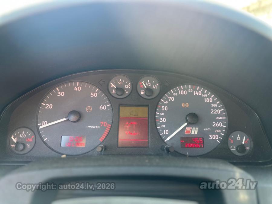 Melns Audi S6 2000 Tallina, ar dzinēja tilpumu 4.20 L un nobraukumu 280 tūkst. km par 1500 €, foto 11 vietnē AUTOMOTO.COM.LV
