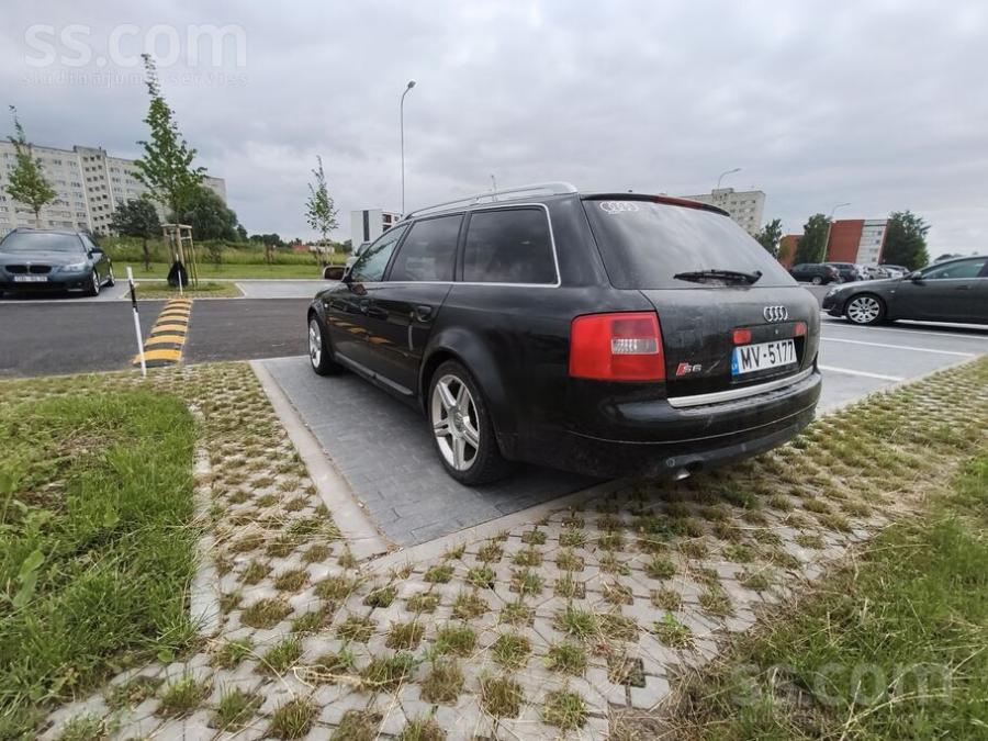 Black Audi S6 2001 in Jelgava, with an engine capacity of 4.20 L and mileage of 339 thousand km for 4900 €, photo 7 on AUTOMOTO.COM.LV