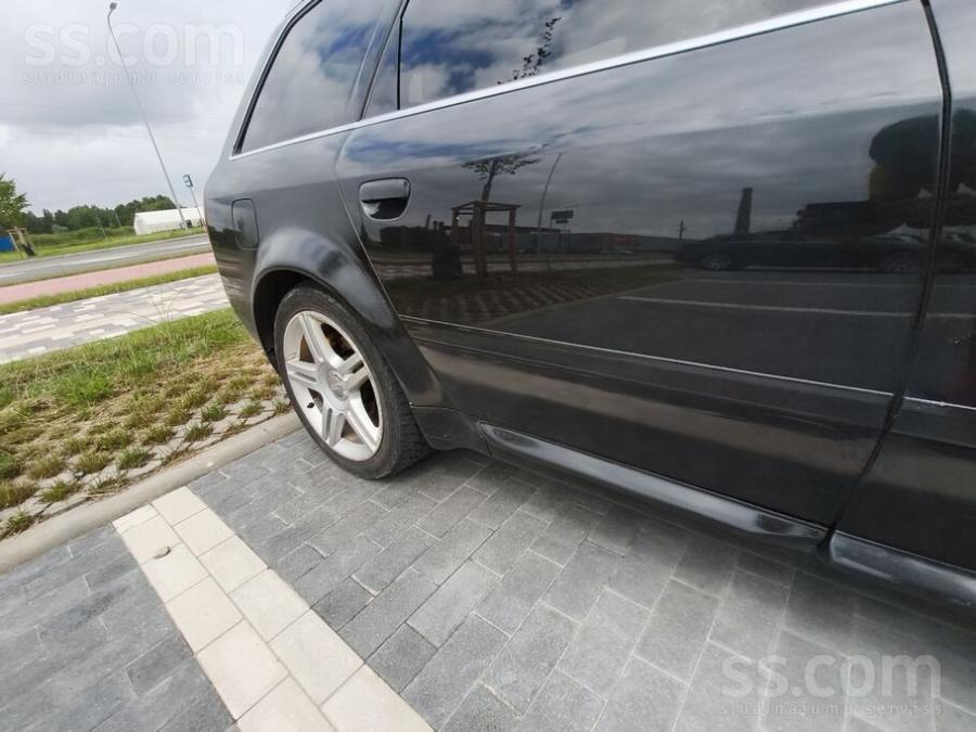 Black Audi S6 2001 in Jelgava, with an engine capacity of 4.20 L and mileage of 339 thousand km for 4900 €, photo 21 on AUTOMOTO.COM.LV