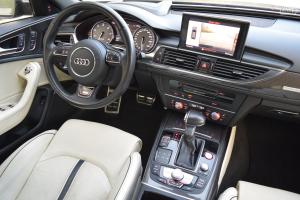 Blue Audi S6 2012 in Vilnius, with an engine capacity of 4.00 L and mileage of 189 thousand km for 20000 €, photo 16 on AUTOMOTO.COM.LV