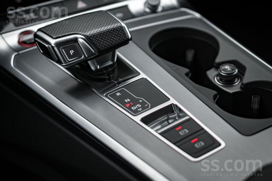 Blue Audi S6 2021 in Riga, with an engine capacity of 3.00 L and mileage of 160 thousand km for 38500 €, photo 21 on AUTOMOTO.COM.LV