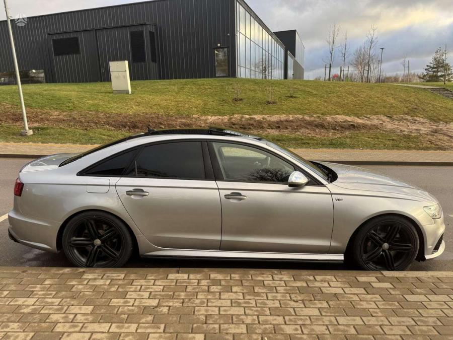 Grey Audi S6 2016 in Vilnius, with an engine capacity of 3.99 L and mileage of 220 thousand km for 25500 €, photo 3 on AUTOMOTO.COM.LV