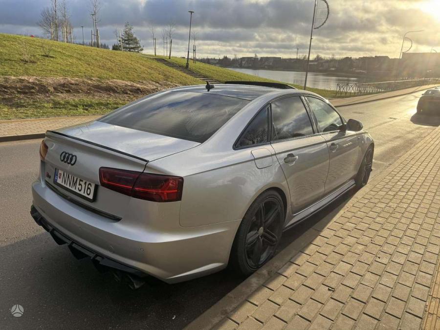Grey Audi S6 2016 in Vilnius, with an engine capacity of 3.99 L and mileage of 220 thousand km for 25500 €, photo 5 on AUTOMOTO.COM.LV
