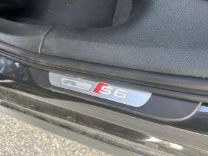 Pelēks Audi S6 2017 Kauņa, ar dzinēja tilpumu 4.00 L un nobraukumu 203 tūkst. km par 19999 €, foto 21 vietnē AUTOMOTO.COM.LV