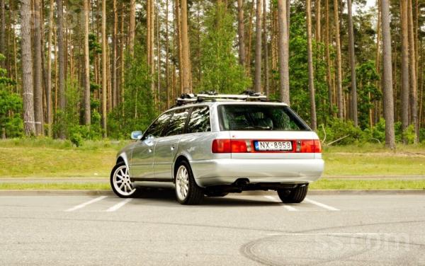 Grey Audi S6 1996 in Riga, with an engine capacity of 4.20 L and mileage of 303 thousand km for 7490 €, photo 8 on AUTOMOTO.COM.LV