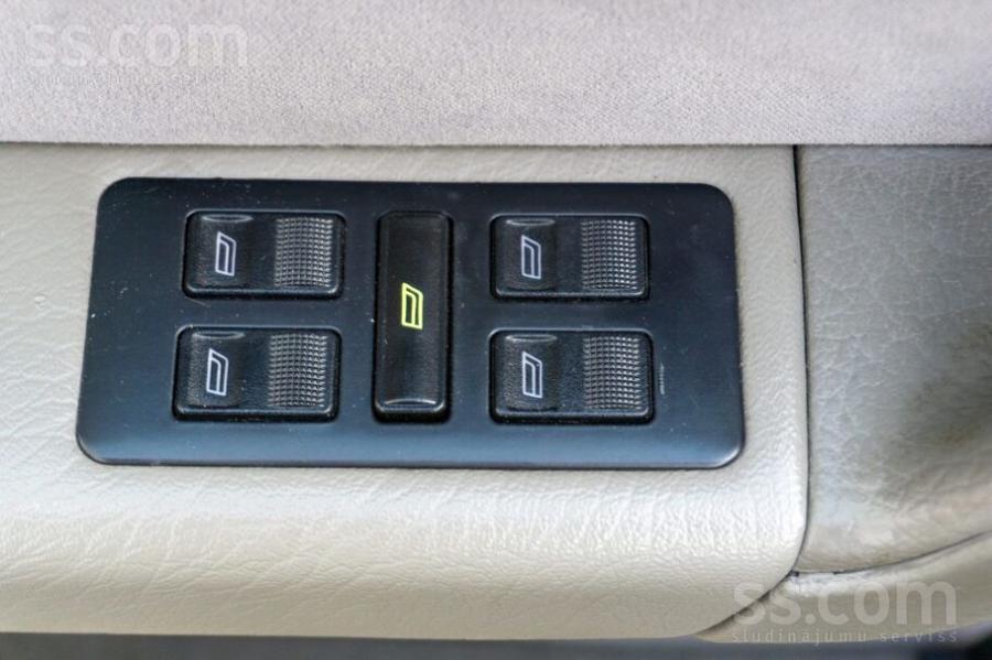 Pelēks Audi S6 1996 Rīga, ar dzinēja tilpumu 4.20 L un nobraukumu 303 tūkst. km par 7490 €, foto 23 vietnē AUTOMOTO.COM.LV