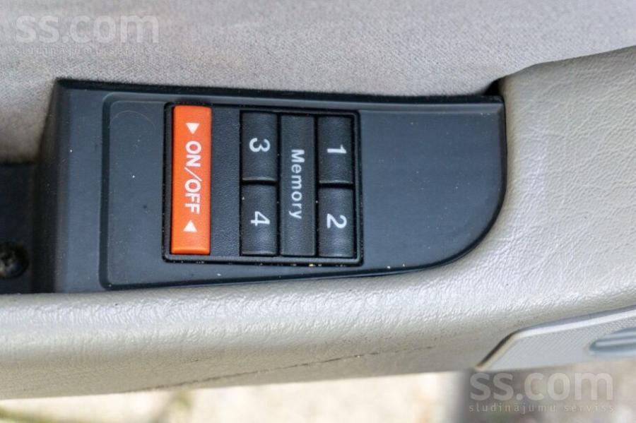 Pelēks Audi S6 1996 Rīga, ar dzinēja tilpumu 4.20 L un nobraukumu 303 tūkst. km par 7490 €, foto 24 vietnē AUTOMOTO.COM.LV