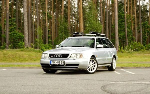 Grey Audi S6 1996 in Riga, with an engine capacity of 4.20 L and mileage of 303 thousand km for 7490 €, photo 1 on AUTOMOTO.COM.LV