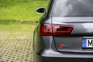 Pelēks Audi S6 2016 Viļņa, ar dzinēja tilpumu 3.99 L un nobraukumu 274 tūkst. km par 25000 €, foto  vietnē AUTOMOTO.COM.LV