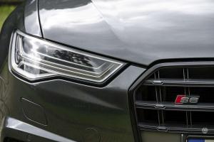 Grey Audi S6 2016 in Vilnius, with an engine capacity of 3.99 L and mileage of 274 thousand km for 25000 €, photo 3 on AUTOMOTO.COM.LV