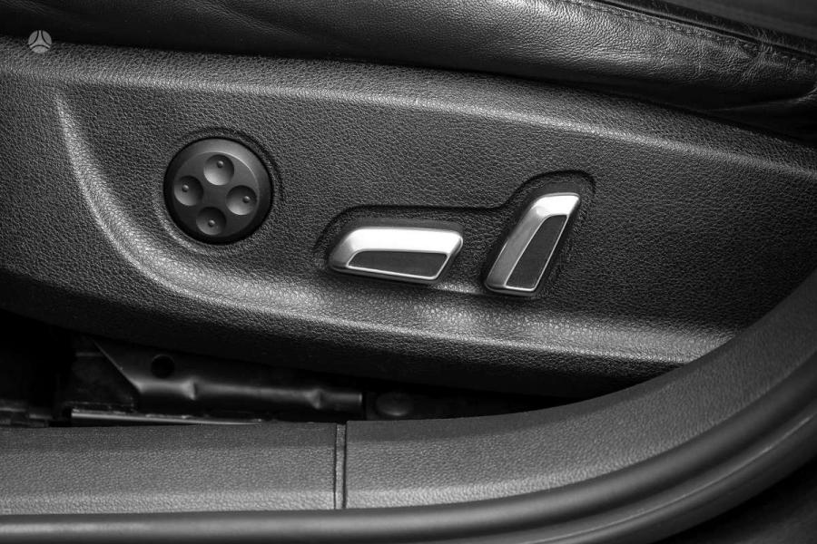 Grey Audi S6 2016 in Vilnius, with an engine capacity of 3.99 L and mileage of 274 thousand km for 25000 €, photo 15 on AUTOMOTO.COM.LV