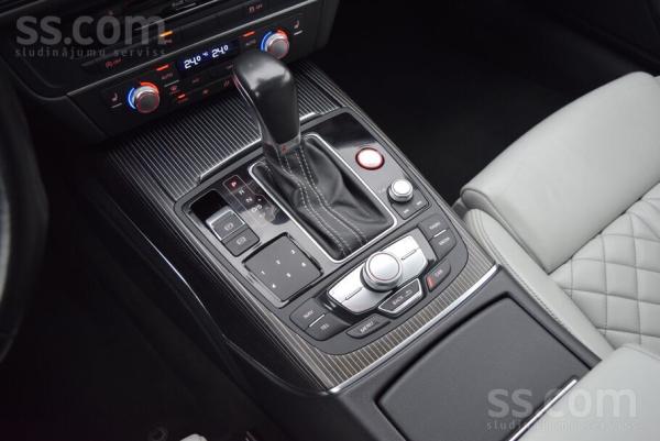 Grey Audi S6 2017 in Riga, with an engine capacity of 4.00 L and mileage of 178 thousand km for 25500 €, photo 5 on AUTOMOTO.COM.LV