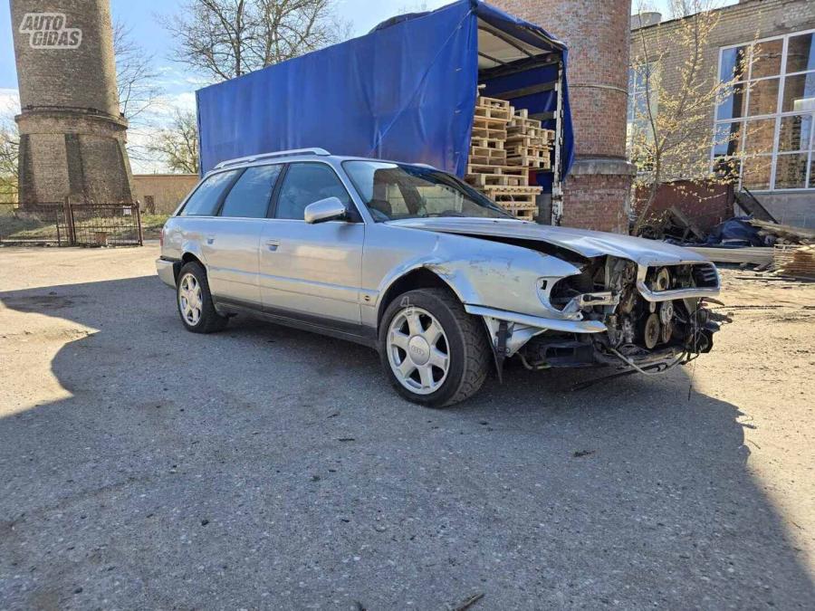 Audi S6 1995 Viļņa, ar dzinēja tilpumu 2.20 L un nobraukumu 250 tūkst. km par 6900 €, foto 5 vietnē AUTOMOTO.COM.LV
