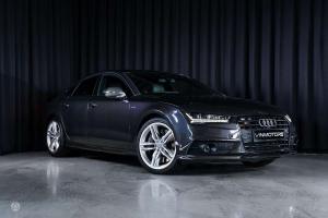 Black Audi S7 2014 in Vilnius, with an engine capacity of 3.99 L and mileage of 165 thousand km for 21999 €, photo 4 on AUTOMOTO.COM.LV