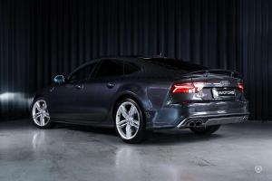 Black Audi S7 2014 in Vilnius, with an engine capacity of 3.99 L and mileage of 165 thousand km for 21999 €, photo 7 on AUTOMOTO.COM.LV