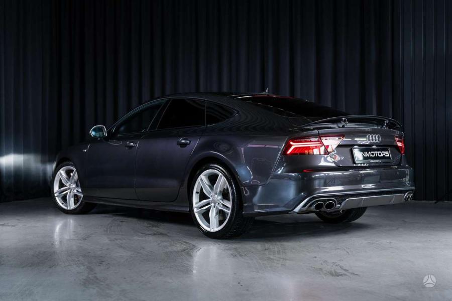 Black Audi S7 2014 in Vilnius, with an engine capacity of 3.99 L and mileage of 165 thousand km for 21999 €, photo 7 on AUTOMOTO.COM.LV