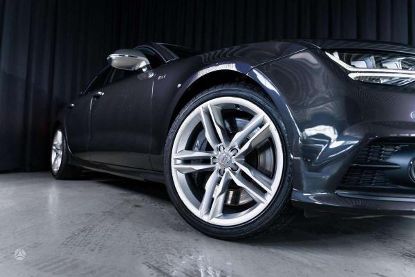 Black Audi S7 2014 in Vilnius, with an engine capacity of 3.99 L and mileage of 165 thousand km for 21999 €, photo 10 on AUTOMOTO.COM.LV
