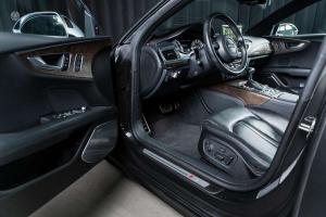 Black Audi S7 2014 in Vilnius, with an engine capacity of 3.99 L and mileage of 165 thousand km for 21999 €, photo 14 on AUTOMOTO.COM.LV
