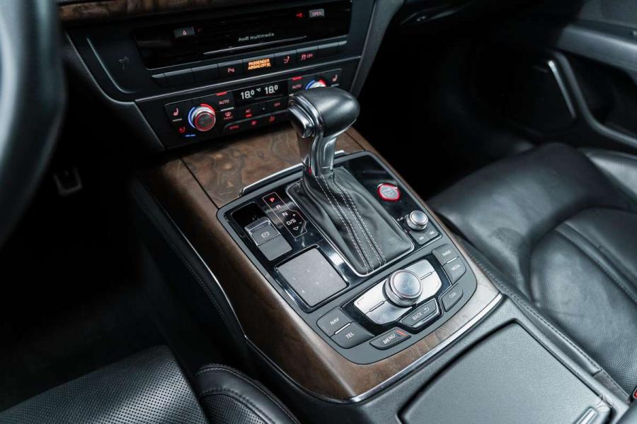 Black Audi S7 2014 in Vilnius, with an engine capacity of 3.99 L and mileage of 165 thousand km for 21999 €, photo 27 on AUTOMOTO.COM.LV