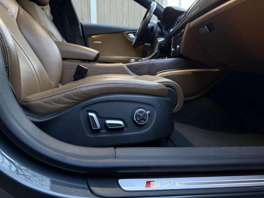 Pelēks Audi S7 2014 Kauņa, ar dzinēja tilpumu 3.99 L un nobraukumu 195 tūkst. km par 20800 €, foto 25 vietnē AUTOMOTO.COM.LV
