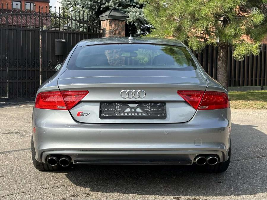 Pelēks Audi S7 2014 Šauļi, ar dzinēja tilpumu 3.99 L un nobraukumu 139 tūkst. km par 19999 €, foto 6 vietnē AUTOMOTO.COM.LV