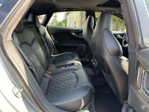 Pelēks Audi S7 2014 Šauļi, ar dzinēja tilpumu 3.99 L un nobraukumu 139 tūkst. km par 19999 €, foto 22 vietnē AUTOMOTO.COM.LV