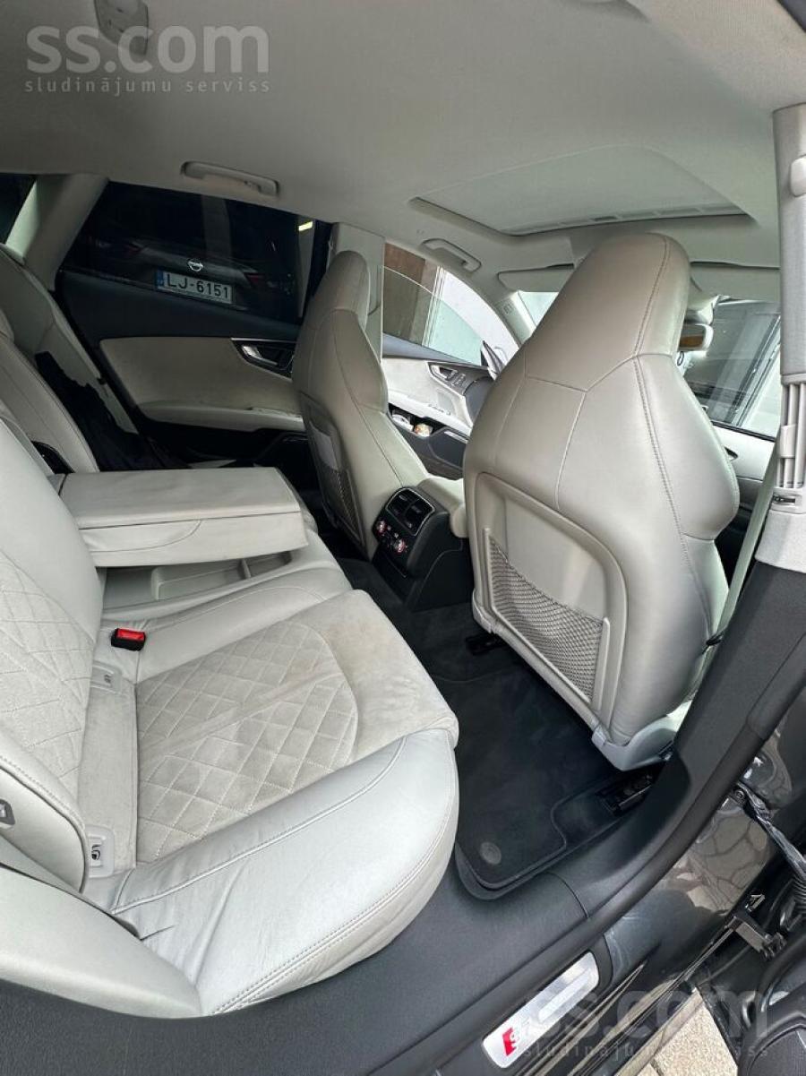 Grey Audi S7 2014 in Riga, with an engine capacity of 4.00 L and mileage of 244 thousand km for 27999 €, photo 9 on AUTOMOTO.COM.LV