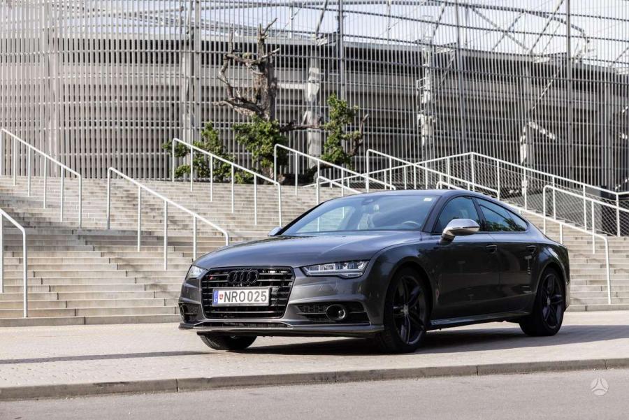 Grey Audi S7 2016 in Kaunas, with an engine capacity of 4.00 L and mileage of 144 thousand km for 23900 €, photo 3 on AUTOMOTO.COM.LV