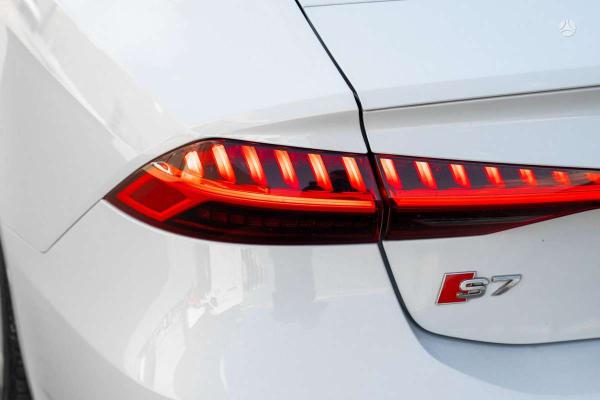 White Audi S7 2019 in Vilnius, with an engine capacity of 2.97 L and mileage of 121 thousand km for 44600 €, photo 6 on AUTOMOTO.COM.LV