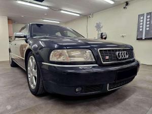 Black Audi S8 2000 in Kaunas, with an engine capacity of 4.20 L and mileage of 378 thousand km for 8500 €, photo 7 on AUTOMOTO.COM.LV