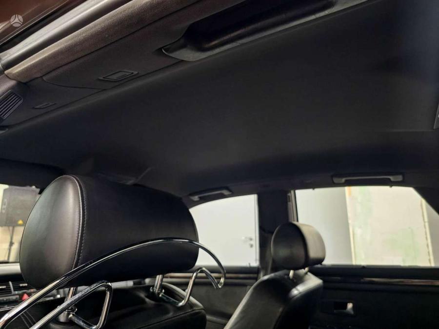 Black Audi S8 2000 in Kaunas, with an engine capacity of 4.20 L and mileage of 378 thousand km for 8500 €, photo 15 on AUTOMOTO.COM.LV