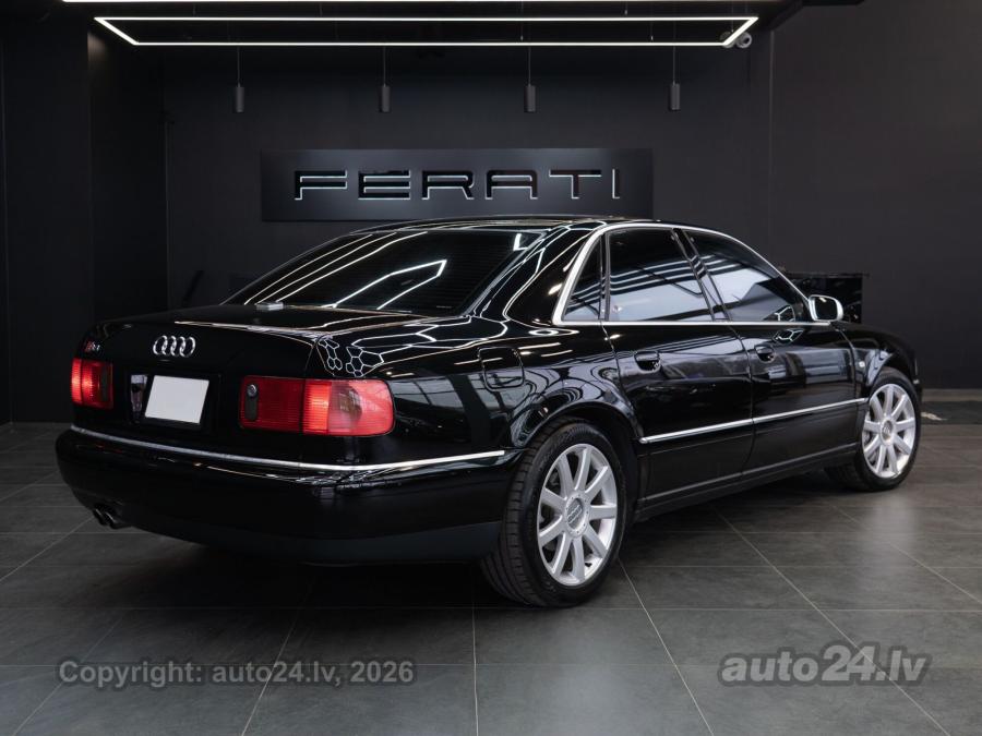 Melns Audi S8 2001 Tallina, ar dzinēja tilpumu 4.20 L un nobraukumu 83 tūkst. km par 26000 €, foto 3 vietnē AUTOMOTO.COM.LV