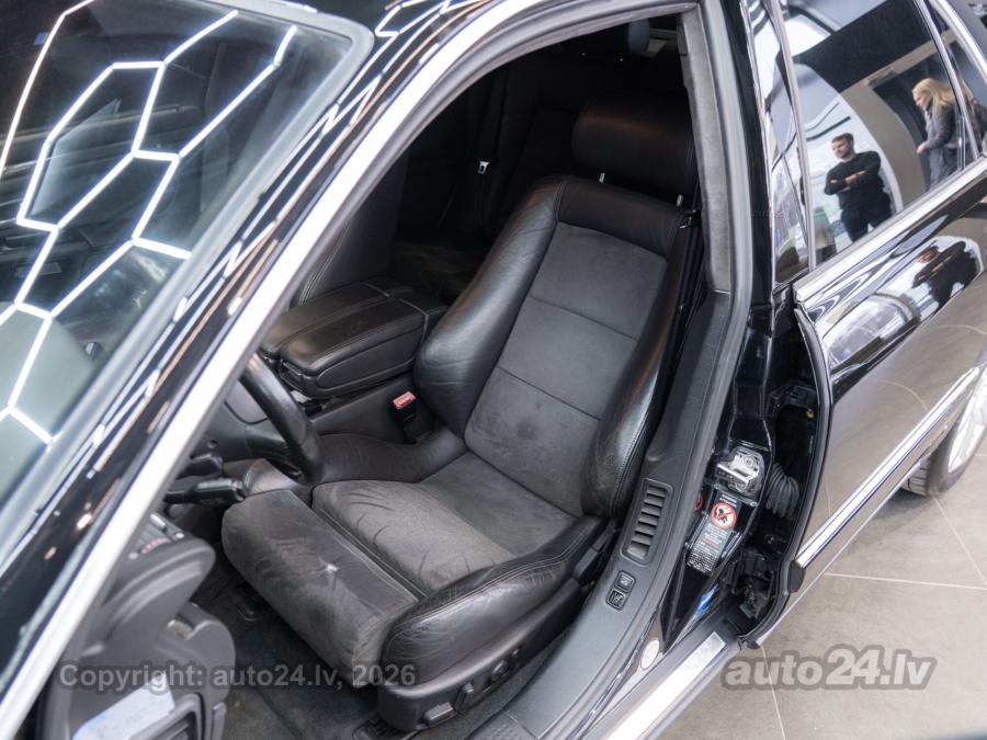 Melns Audi S8 2001 Tallina, ar dzinēja tilpumu 4.20 L un nobraukumu 83 tūkst. km par 26000 €, foto 6 vietnē AUTOMOTO.COM.LV