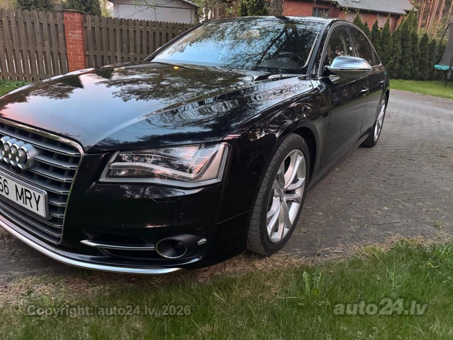 Black Audi S8 2012 in Tallinn, with an engine capacity of 4.00 L and mileage of 116 thousand km for 26900 €, photo 3 on AUTOMOTO.COM.LV