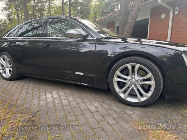 Melns Audi S8 2012 Tallina, ar dzinēja tilpumu 4.00 L un nobraukumu 116 tūkst. km par 26900 €, foto 5 vietnē AUTOMOTO.COM.LV